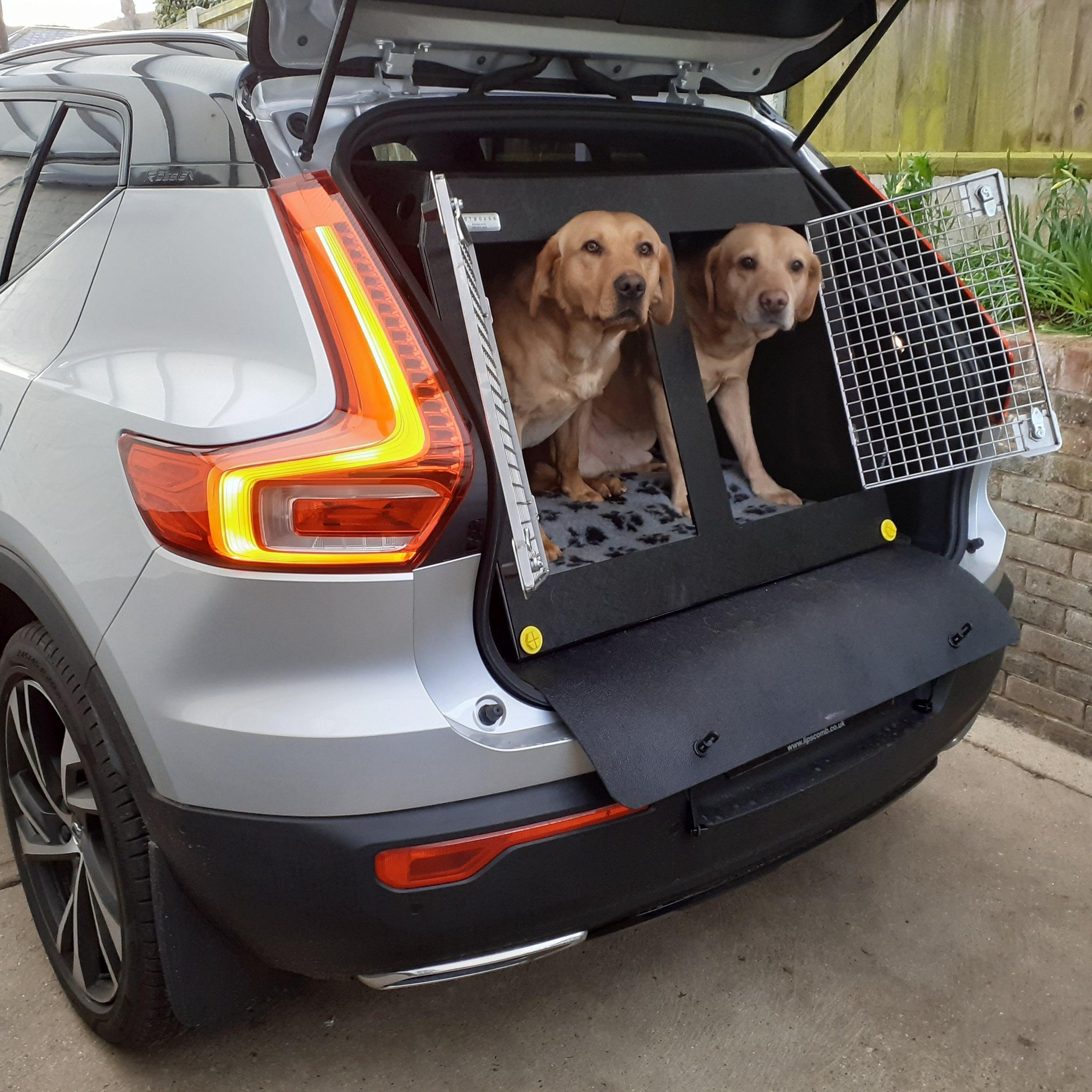 All DT Boxes - Safe Secure & super Tough Dog Vehicle Carriers — DT BOXES